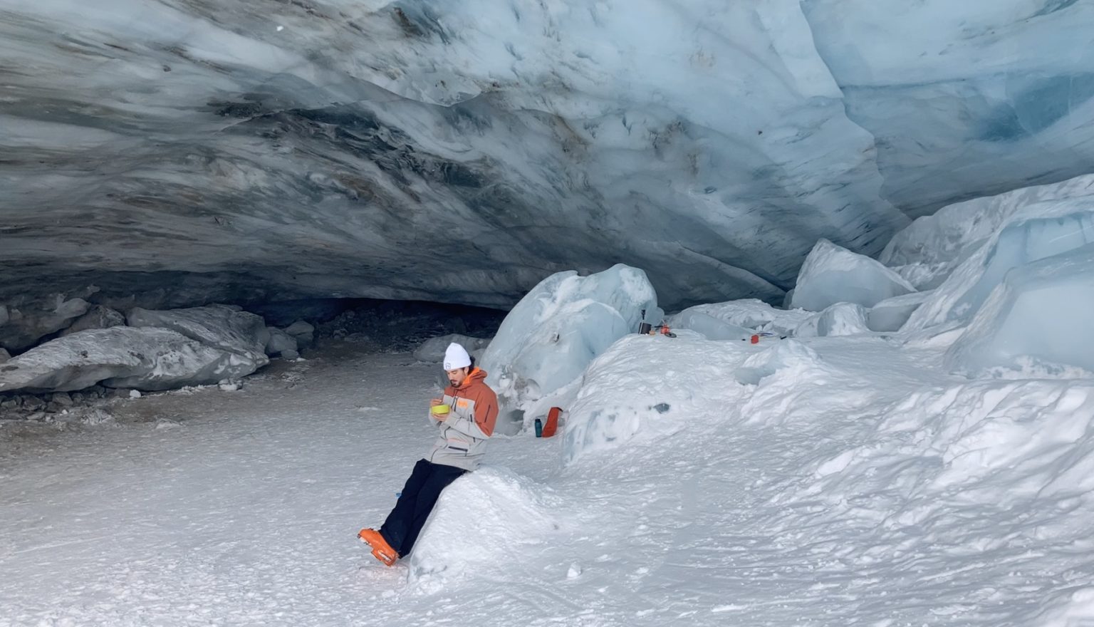How to Find The Blackcomb Glacier ICE CAVE in Whistler – Rise & Alpine