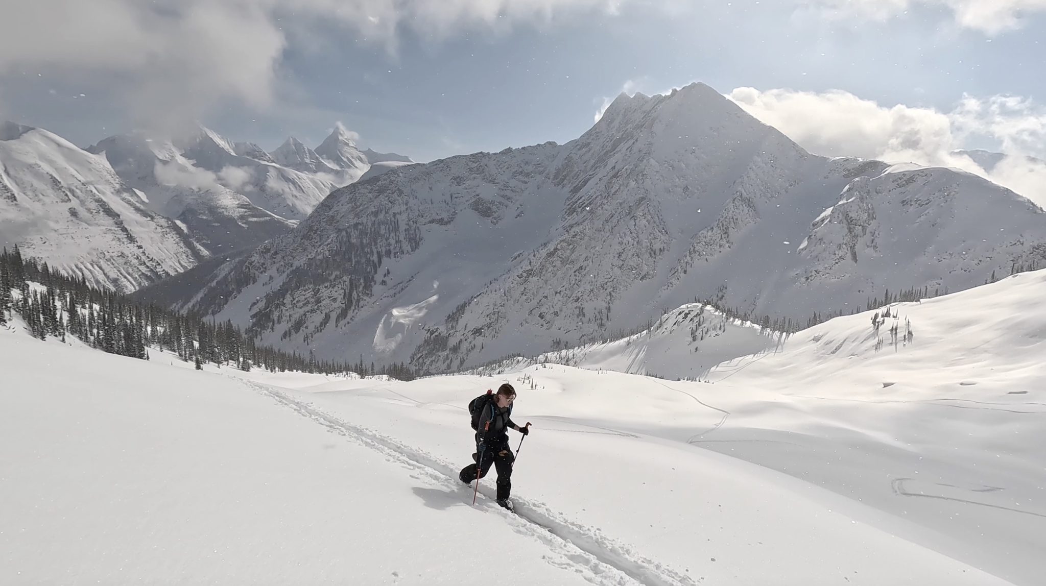 Video Peak – Rogers Pass Backcountry Ski Guide, Revelstoke BC – Rise ...